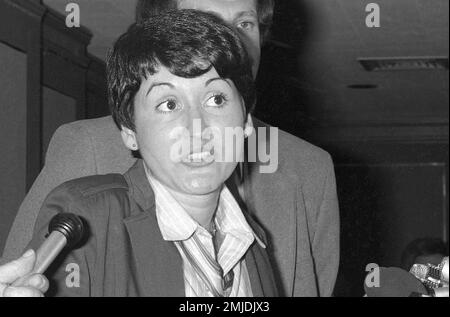 Rosie Ruiz, controversial first-place woman finisher in the 1980 Boston ...