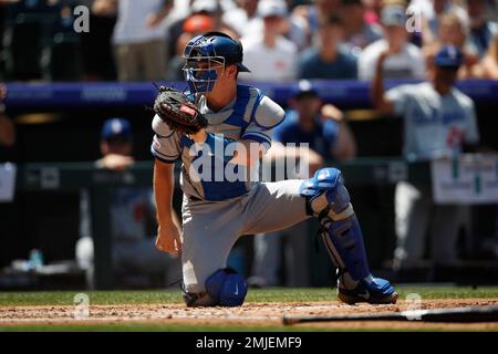 Los Angeles Dodgers catcher Will Smith (16) participates in batting ...