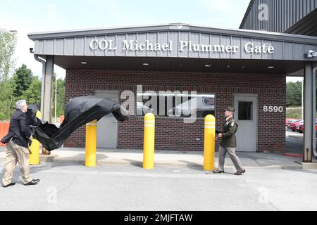 Col. Scott Wence, 2nd Brigade Combat Team commander and current ...