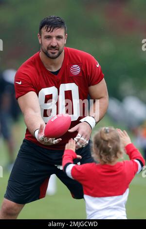 Atlanta Falcons tight end Luke Stocker (88) works against the Seattle ...