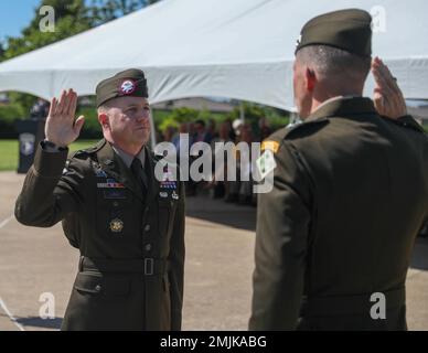 Brigadier General John Lubas, deputy commanding general(operations ...