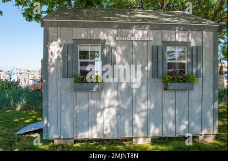 Artist Shanty during summer in Hyannis, MA. Cape Cod is a popular ...