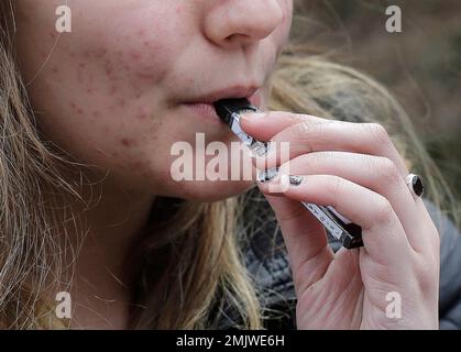 High school students smoking cigarettes Stock Photo - Alamy