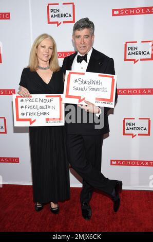 Author Jay McInerney, right, and wife Anne Randolph Hearst attend the ...