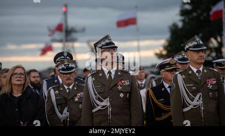 Polish senior leaders standby before U.S. Air Force F-22 Raptors fly ...