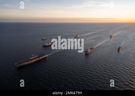 220904-N-MZ836-1422 BALTIC SEA (Sep. 4, 2022) From left, the Norwegian ...