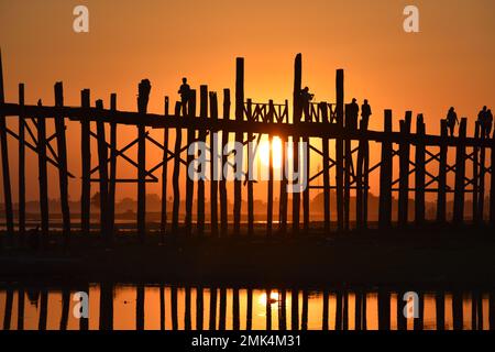 U Bein Bridge at sunset Stock Photo - Alamy