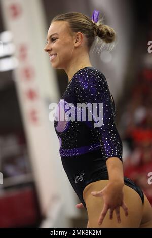 January 27, 2023: LSU gymnast Haleigh Bryant warms up on the bar before ...