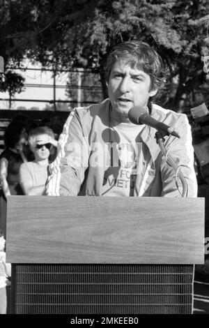 Tom Hayden at the 10k race to benefit Soviet Jewry at Rancho Park in ...