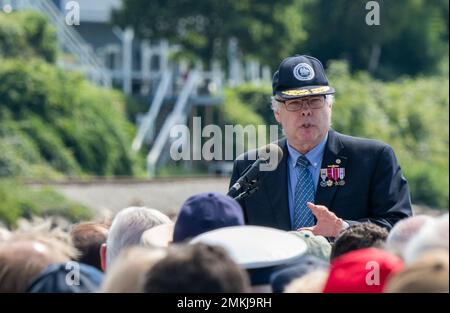 220909-N-TR635-0002 GROTON, CONN - Director of Naval History and ...