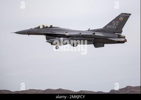 An F-16M Fighting Falcon, assigned to the 84th Test and Evaluation ...