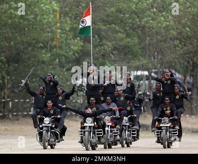 Indian Railway Protection Force (RPF) personnel wearing face masks ...