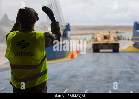 260th Movement Control Team, 16th Sustainment Brigade Company Commander ...