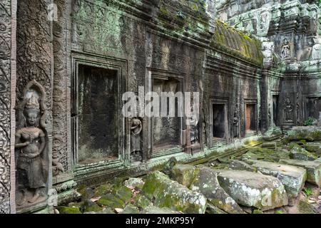Pullen Cambodia tower temple Stock Photo - Alamy