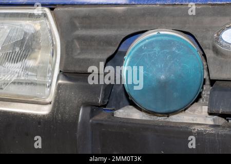 The head of the radar speed meter is mounted on the mask of the police ...