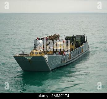 Landing Craft Unit (LCU) 1663, assigned to the USS Mesa Verde (LPD-19 ...