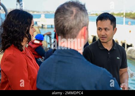 Engineer Brian Le, a liaison to Naval Surface and Mine Warfighting ...