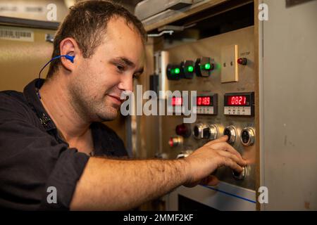 The Main Operations Room (Ops Room) on board the Royal Navy Type 45 ...