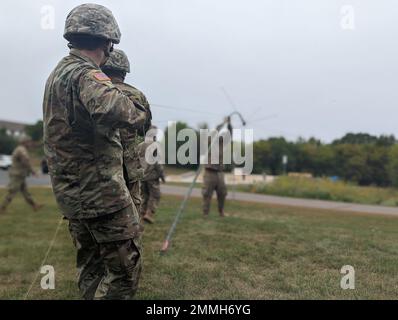 Brigade network and communications specialists train on the assembly ...