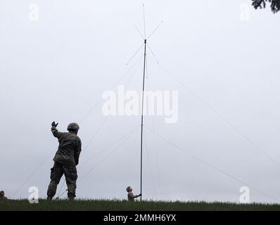 Brigade network and communications specialists train on the assembly ...