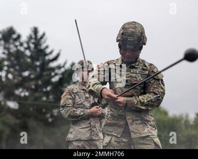 Brigade network and communications specialists train on the assembly ...