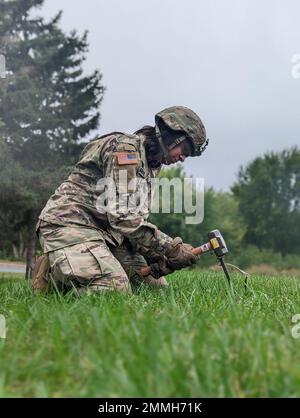 Brigade network and communications specialists train on the assembly ...