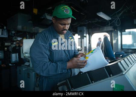 220922-N-LK647-0001 ATLANTIC OCEAN (Sept. 22, 2022) Fire Controlman ...