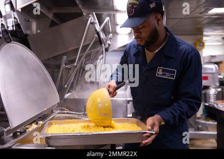 220922-N-LK647-0001 ATLANTIC OCEAN (Sept. 22, 2022) Fire Controlman ...