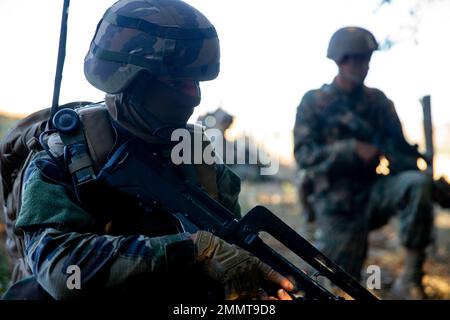 A French Soldier with the 4th Airmobile Brigade provides security ...