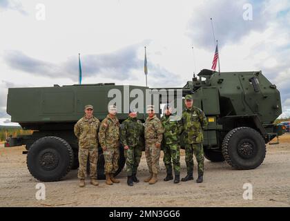 From left, Lt. Gen. Laura A. Potter, Deputy Chief of Staff, G-2 ...