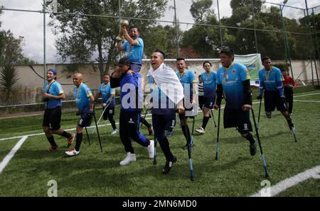 Soccer - One Legged Team Stock Photo - Alamy