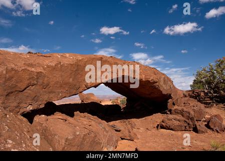 Scorpion Arch in Grand Staircase-Escalante National Monument Stock ...