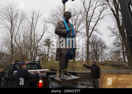 Dr. J. Marion Sims Statue, Central Park, NYC, USA Stock Photo - Alamy