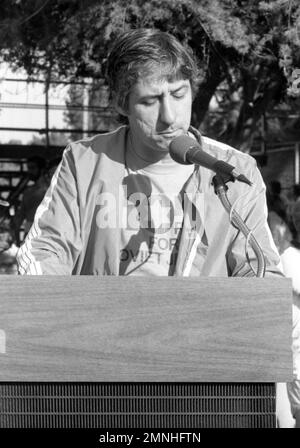 Tom Hayden at the 10k race to benefit Soviet Jewry at Rancho Park in ...