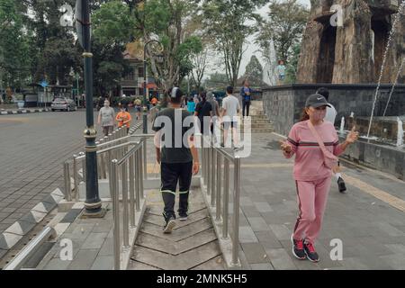 Salatiga, Indonesia - Circa 2023: Residents exercise morning jogging ...