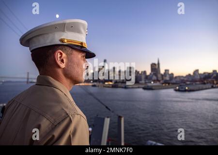 221003-M-AI445-1019 (October 3, 2022) U.S. Marine Corps 2nd Lt. Tyler T ...