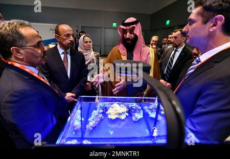 IMAGE DISTRIBUTED FOR KAUST - HRH Crown Prince Mohammed bin Salman tours an innovation gallery ...
