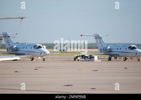A T-6A Texan II lands on the runway at Laughlin Air Force Base, Texas ...