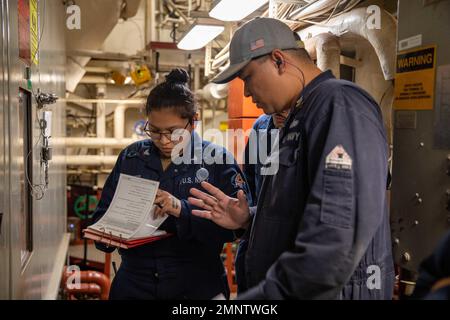 THE MINCH (Oct. 6, 2022) Middle, Gas Turbine Systems Technician ...