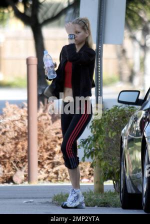 Exclusive!! Super-skinny Anna Kournikova finishes a long workout at her ...
