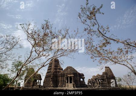 16-04-2009 Hemadpanthi style of architecture Gondeshwar Temple ...