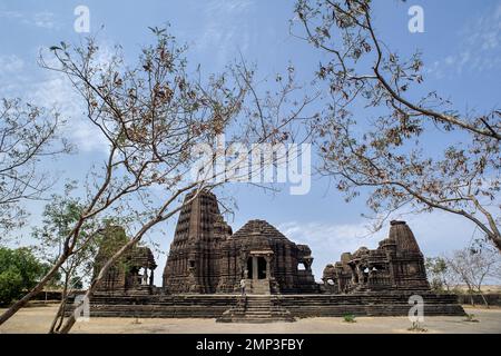 16-04-2009 Hemadpanthi style of architecture Gondeshwar Temple ...