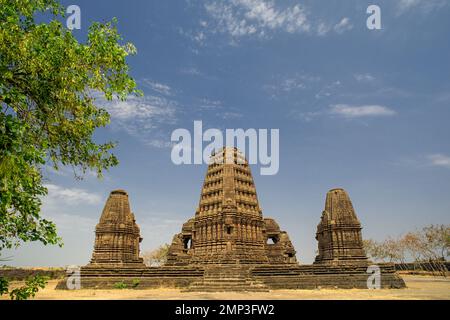 16-04-2009 Hemadpanthi style of architecture Gondeshwar Temple ...