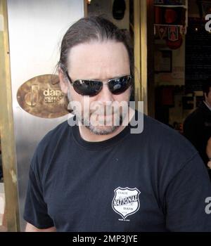 Russell Crowe takes the kids for lunch at the Euro Caffe in Beverly ...