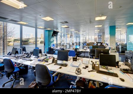 city bank trading floor desks Stock Photo - Alamy