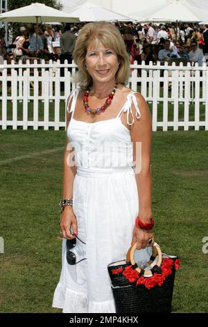 UK TV Presenter an ex Royal Correspondent for the BBC Jenny Bond makes ...