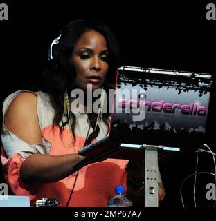 Dee Dee Roper, aka Spinderella, The Shaquille O'Neal All-Star Comedy ...