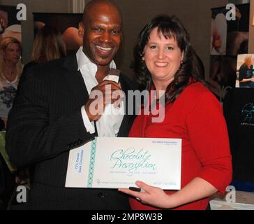Rob Edwards at the 2010 Alive! Expo Green Pavilion to benefit Project ...