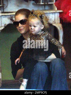 Actress Amy Adams spends a day at Mr Bones Pumpkin Patch with husband ...