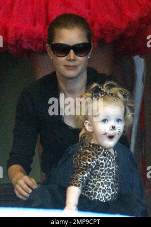Actress Amy Adams spends a day at Mr Bones Pumpkin Patch with husband ...